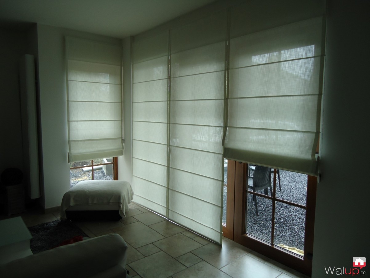 Store Américain à Tournai par Decaluwe SPRL