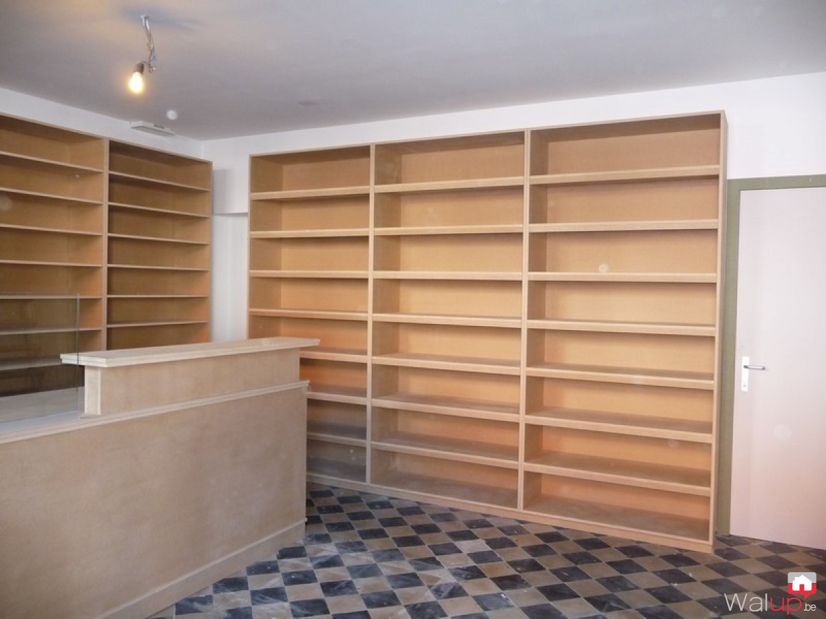 Création d'étagères en MDF par Menuiserie Tournaisienne