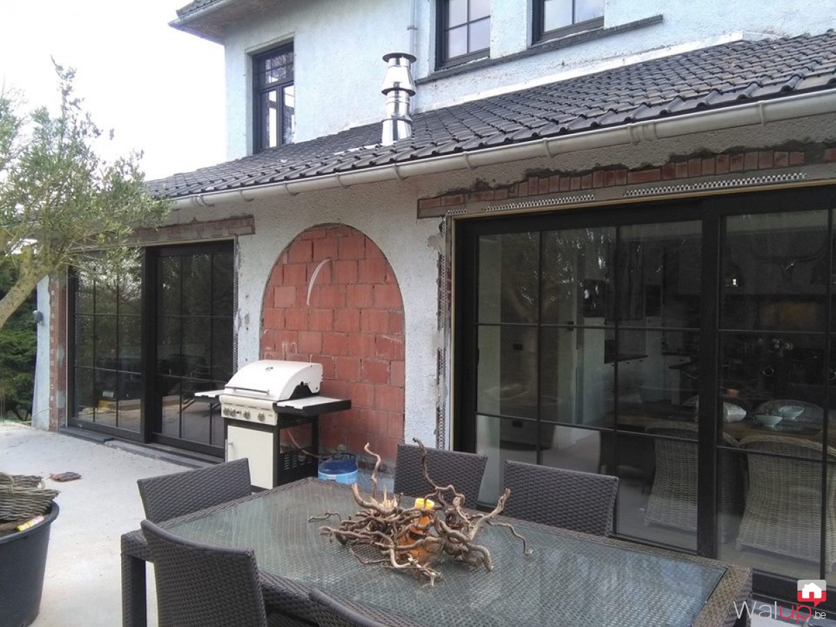 Châssis pvc noir à Bonsecours par Mondial Châssis