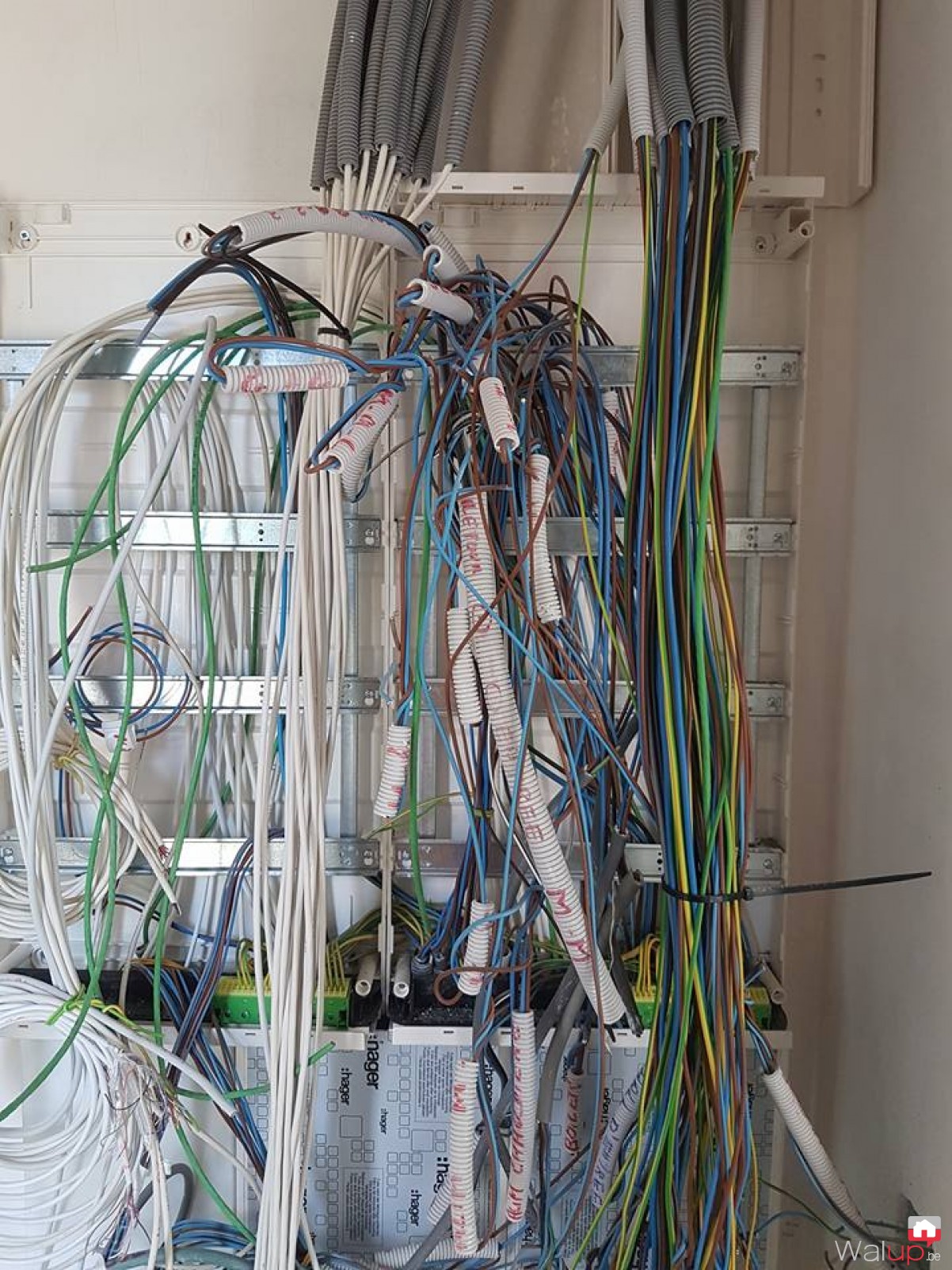 Raccordement de deux tableaux divisionnaires à Tournai par Phil Electric